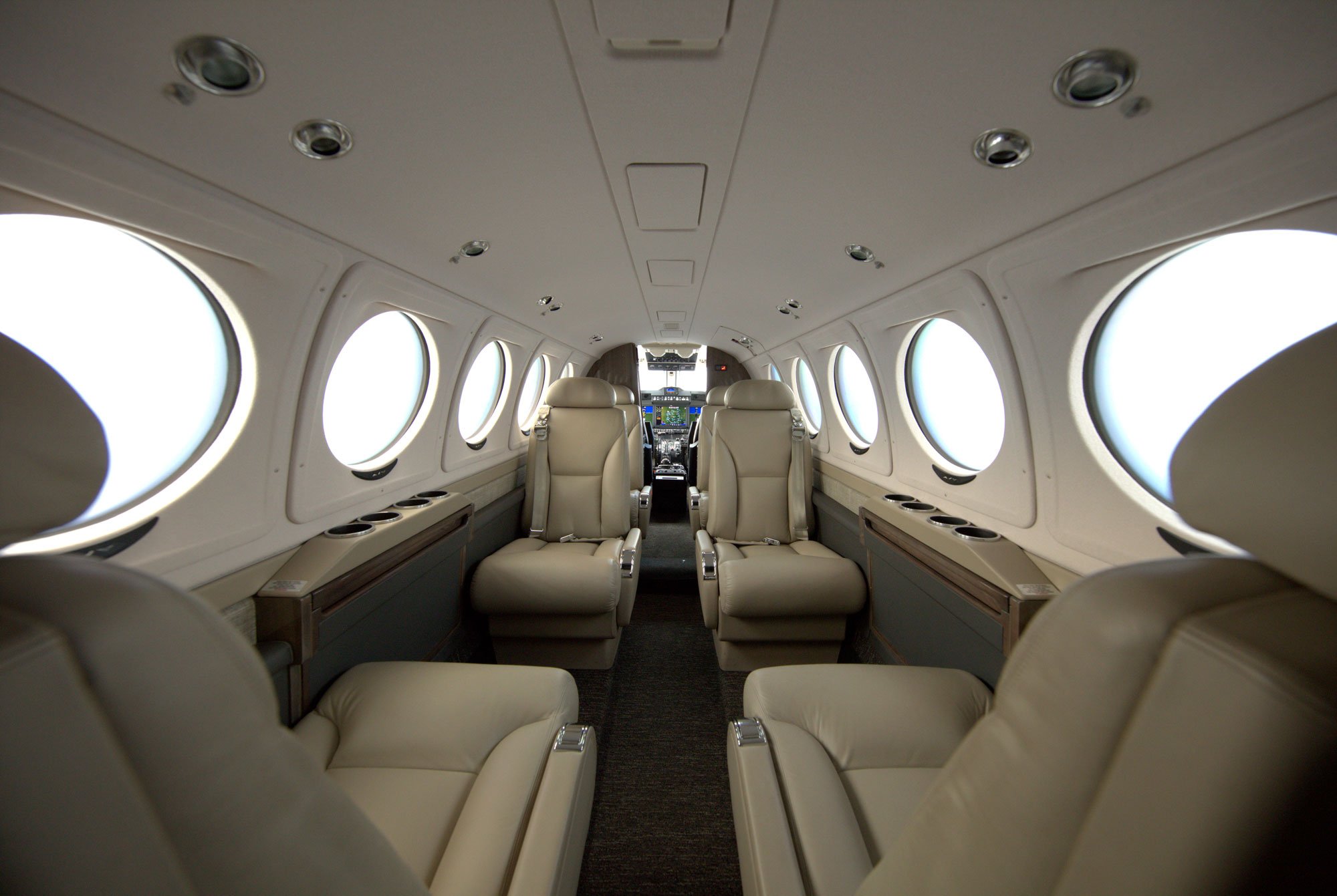 Beechcraft King Air 200 Turboprop – HopOn Jet