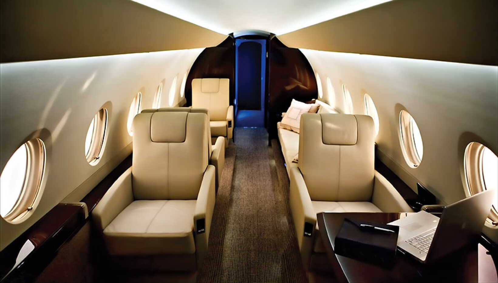 Gulfstream G200 Super Midsize Jet – HopOn Jet